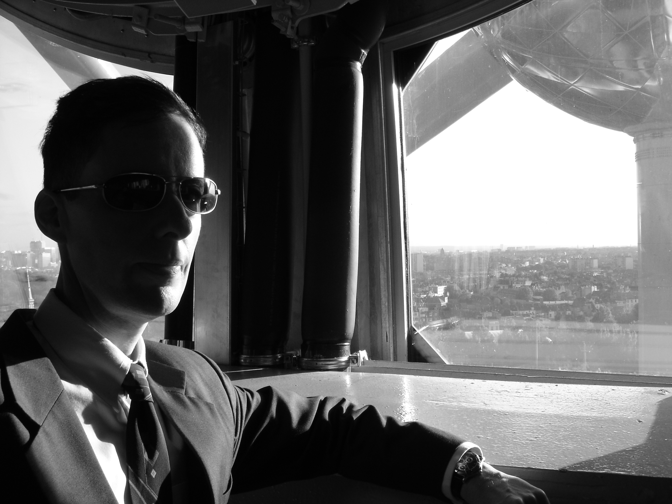 THIN WHITE NUKE by Andy Oppenheimer - Altvenger Magazine